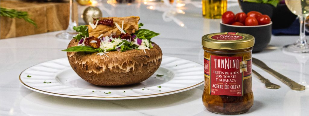 Hongos Portobello con Tomates Secos y Albahaca - Tonnino | Tonnino